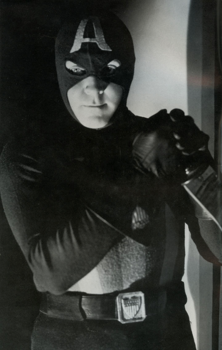 The Cracked Mirror World of 1944’s CAPTAIN AMERICA Serial | 13th ...