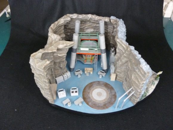 EXCLUSIVE: 13 NEW PHOTOS of the Factory BATCAVE Model | 13th Dimension ...