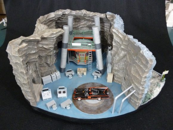 EXCLUSIVE: 13 NEW PHOTOS of the Factory BATCAVE Model | 13th Dimension ...