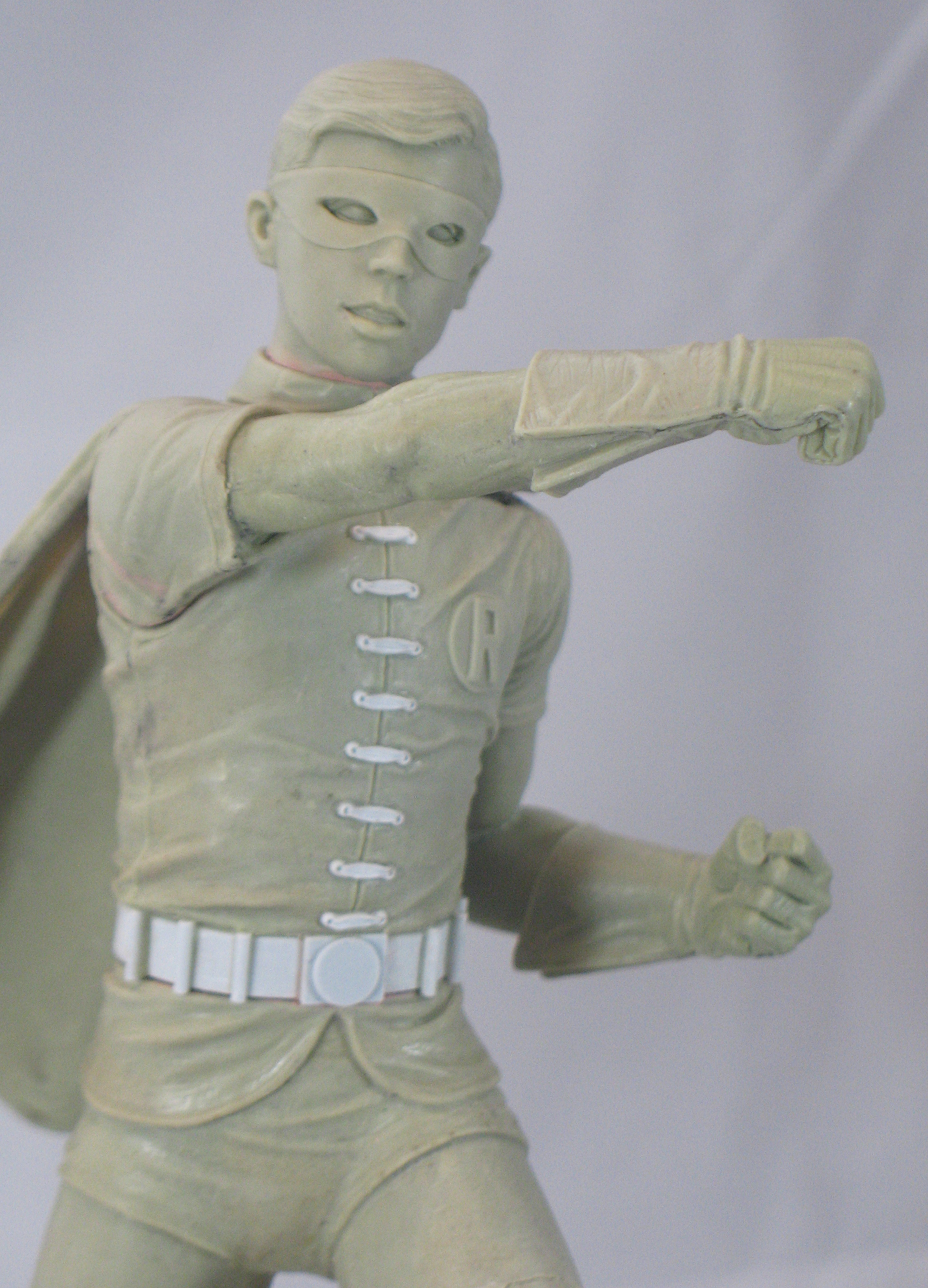 EXCLUSIVE: The Making of Diamond’s ROBIN ’66 Statue | 13th Dimension ...