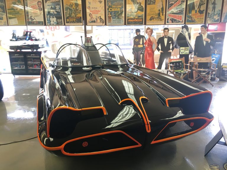 HOLY SIGHTSEEING! Take a Modern Tour of 1966 GOTHAM CITY | 13th ...