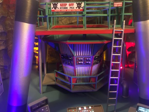 REVIEW: Factory’s 1966 BATCAVE Model Is an Epic Achievement | 13th ...