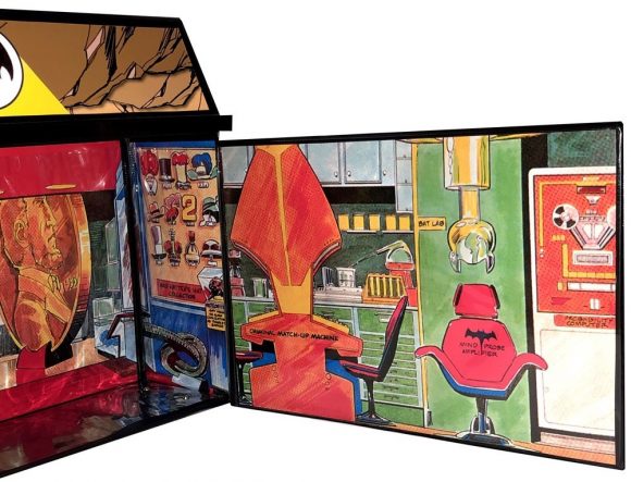EXCLUSIVE: Classic Batman WAYNE FOUNDATION Playset Makes a Comeback ...