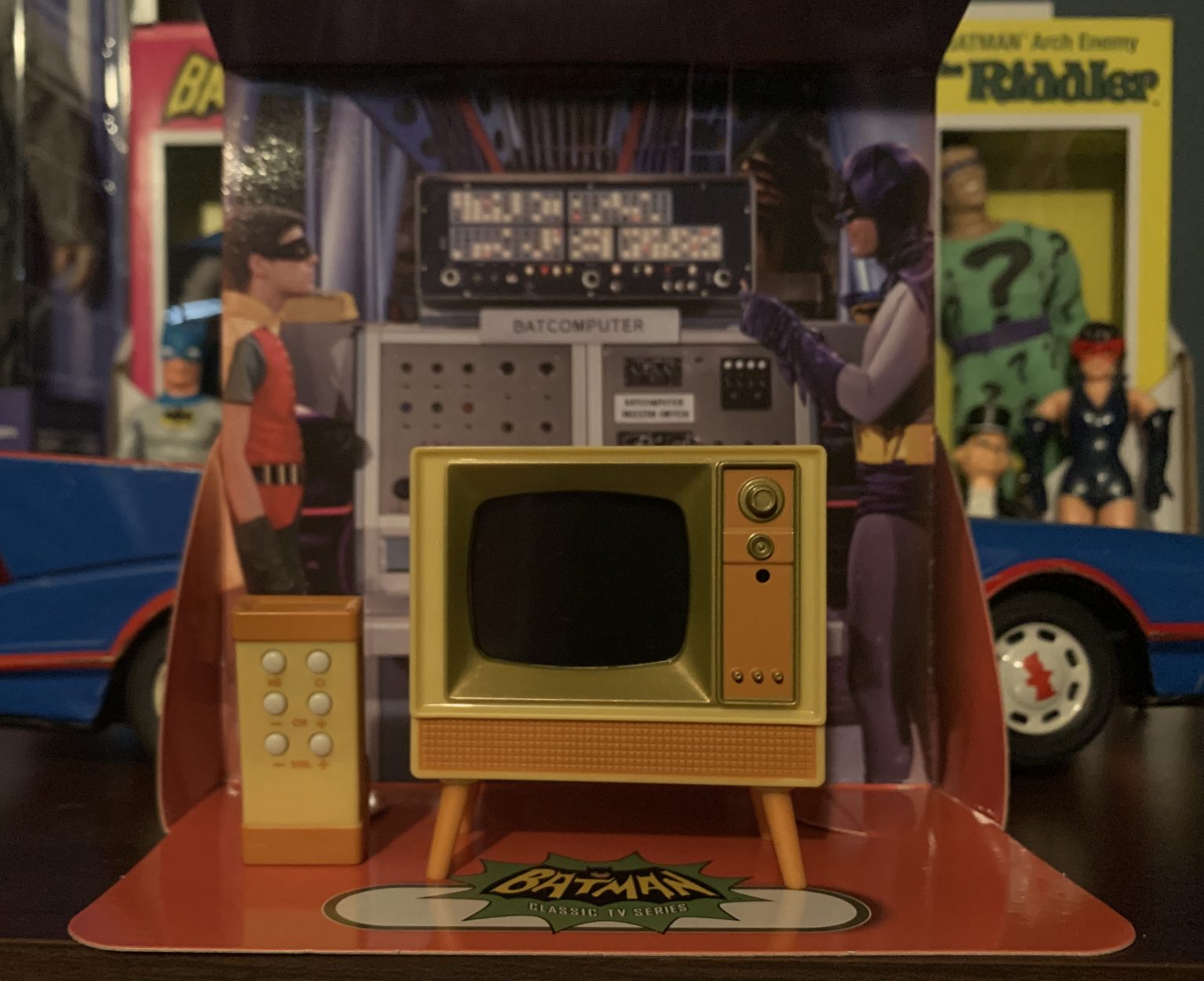 This Mini BATMAN ’66 TV Offers a Batcave Full of Fun | 13th Dimension ...