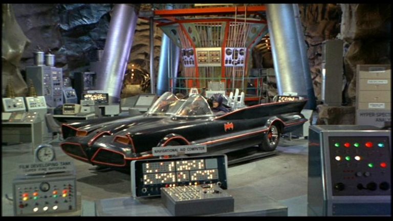 The TOP 13 BATCAVE PLAYSETS Ever – RANKED | 13th Dimension, Comics ...