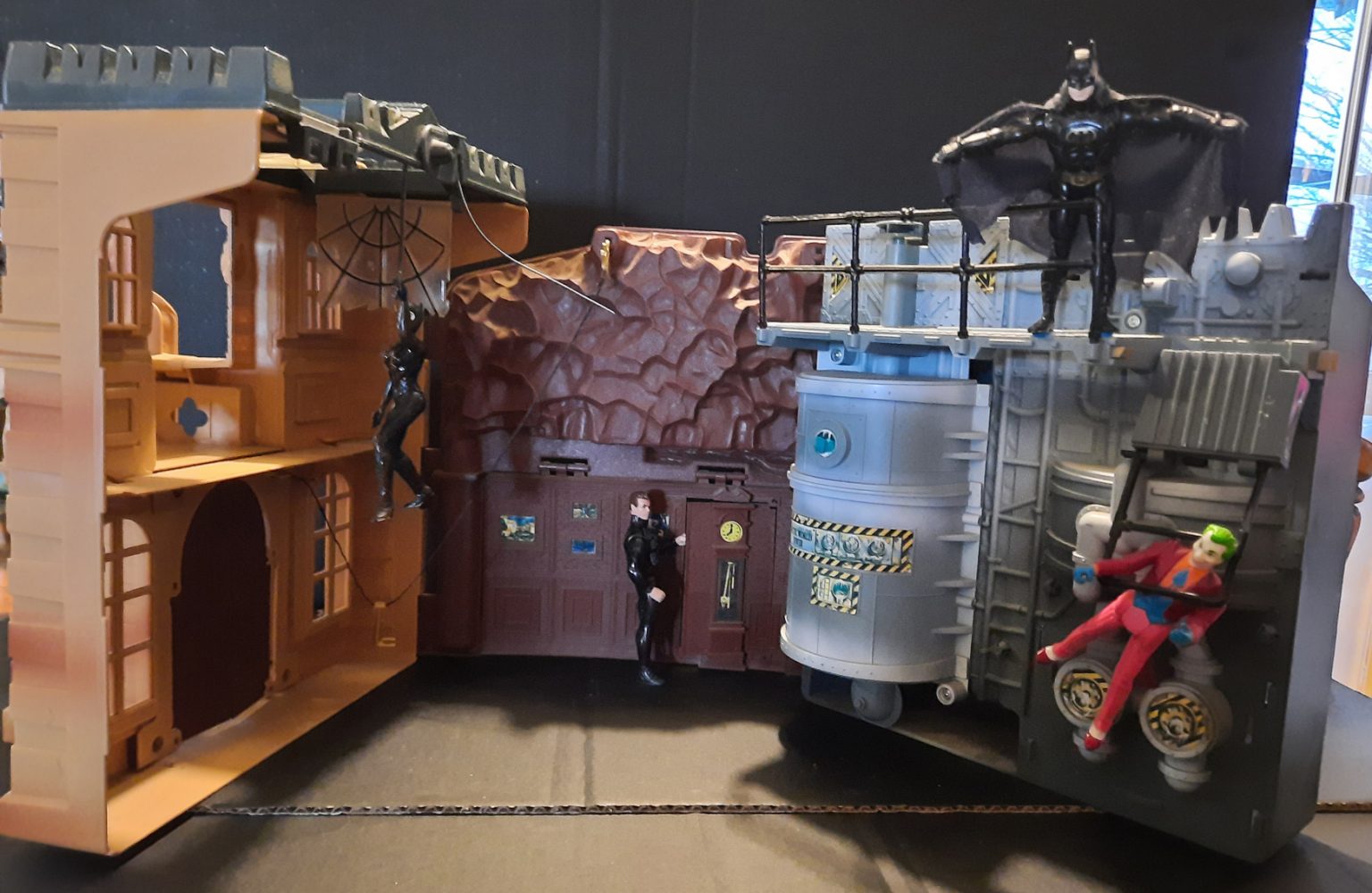 The TOP 13 BATCAVE PLAYSETS Ever – RANKED | 13th Dimension, Comics ...