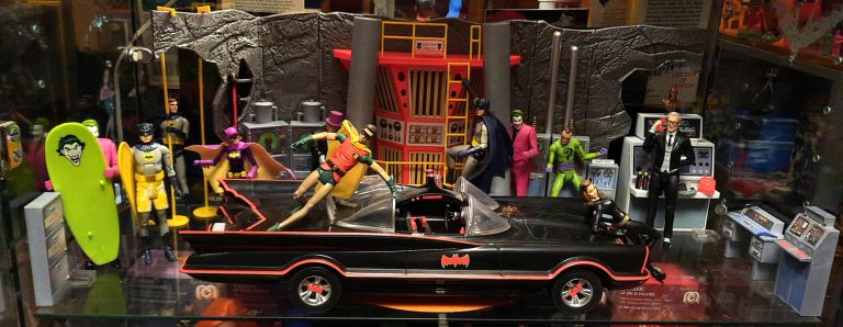 The TOP 13 BATCAVE PLAYSETS Ever – RANKED | 13th Dimension, Comics ...