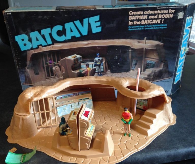 13 QUICK THOUGHTS on the Glorious SECRETS OF THE BATCAVE — 1968 | 13th ...