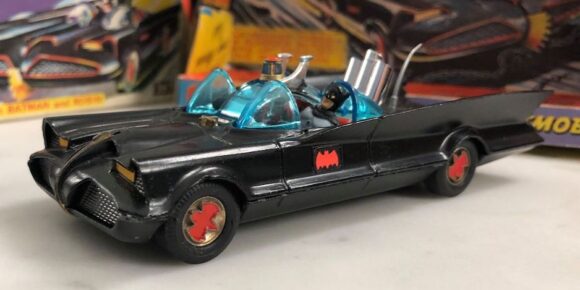 Holy Barris! CORGI to Re-Release Classic 1966 BATMOBILE This Fall ...