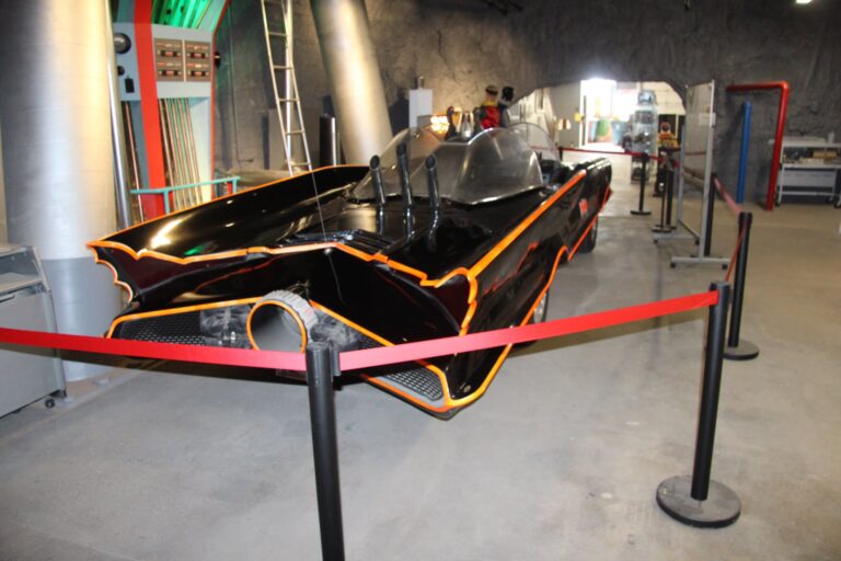 FINALLY! First-Ever Permanent BATMAN ’66 MUSEUM Ready to Open | 13th ...